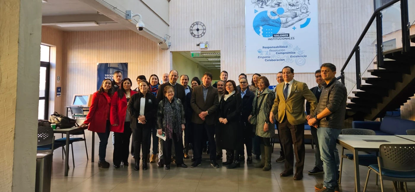 Cuerpo directivo de la Facultad de Medicina visita dependencias ...