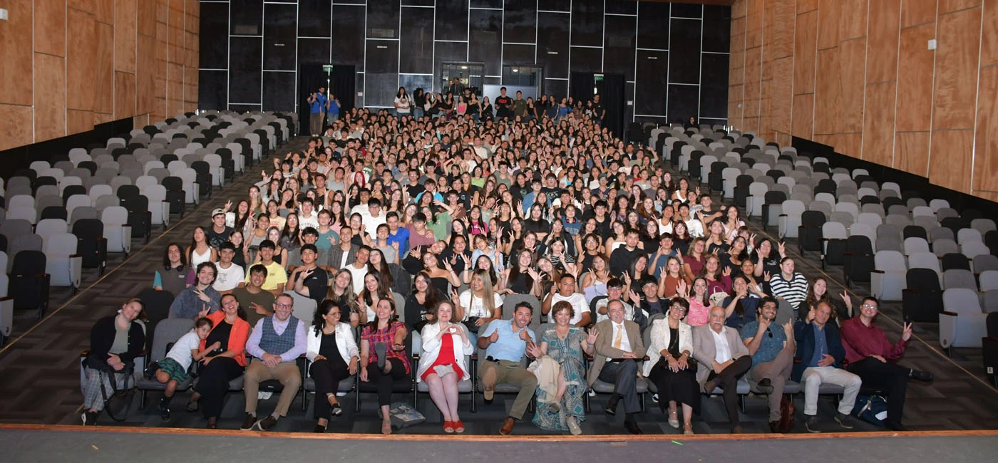 Facultad de Medicina recibió a estudiantes de primer año > Facultad de ...
